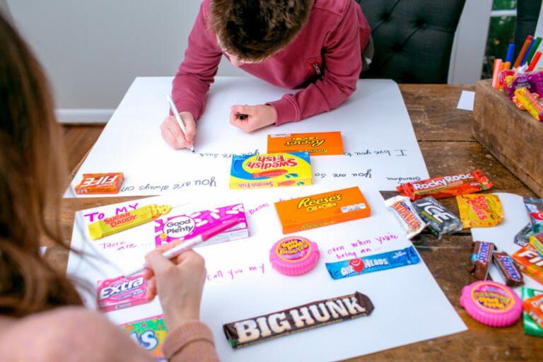How to Make a Candy Bar Card! - Jenny Cookies