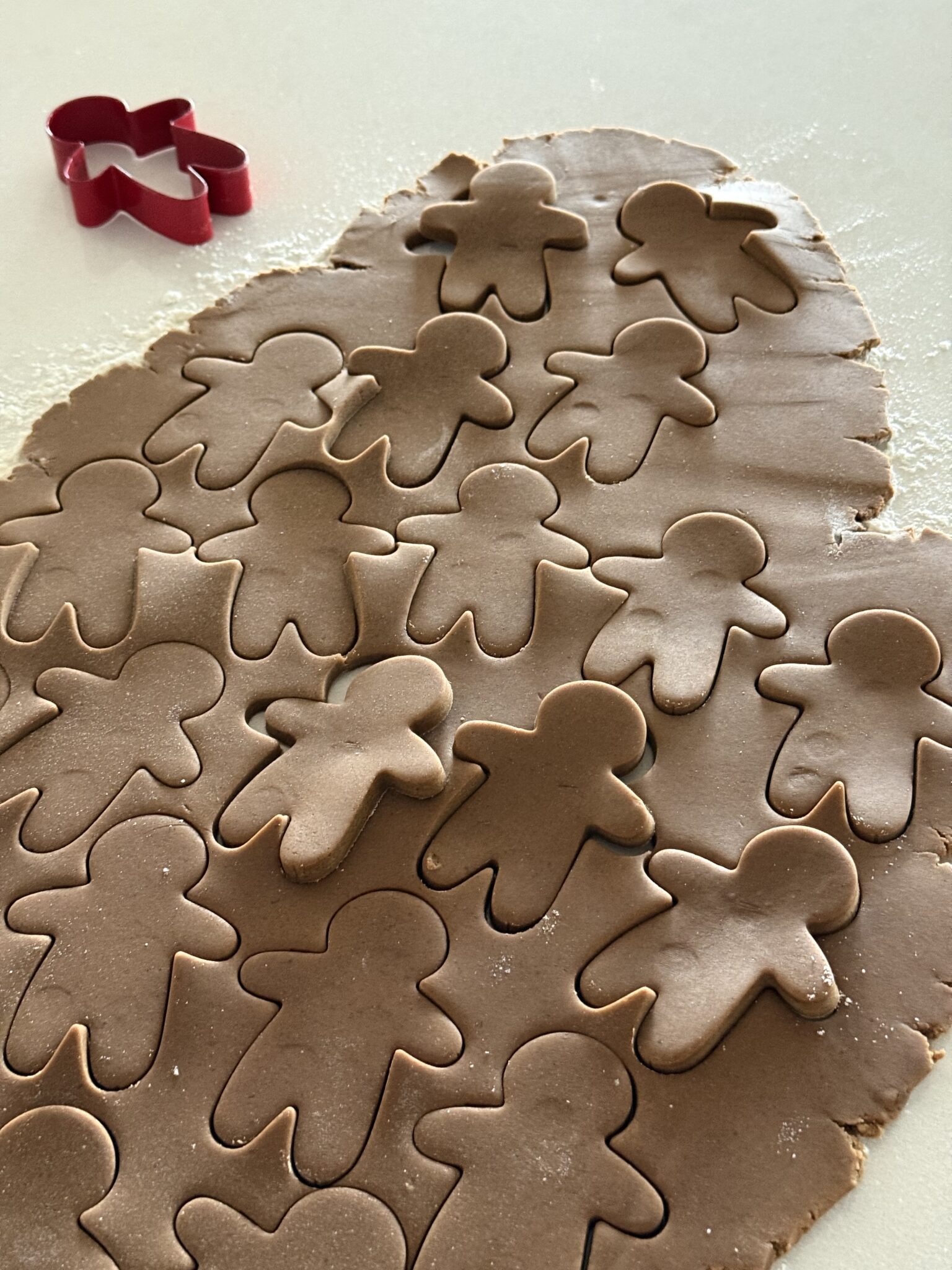 Easy Gingerbread Men Recipe (The Cutest Holiday Cookies!) - Jenny Cookies